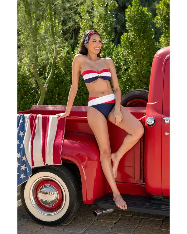 La Blanca Americana Knot Front Bandeau Bikini Top