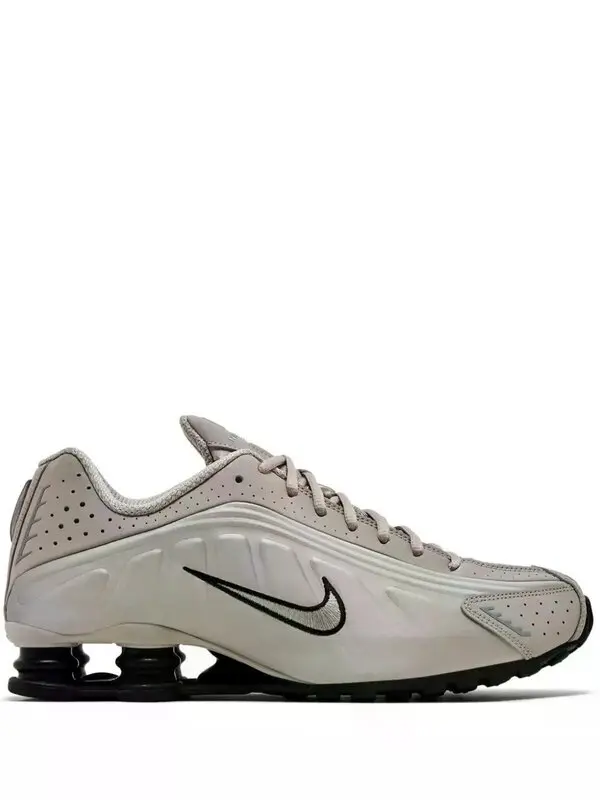 Nike Shox R4 Trainers - Grey