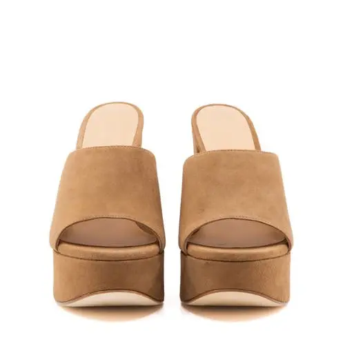 ANDREA GOMEZ Fabiola Platform Slides - Camel