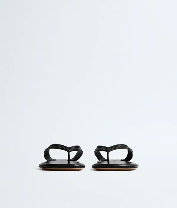 Bottega Veneta Sampieri Flat Thong - Black