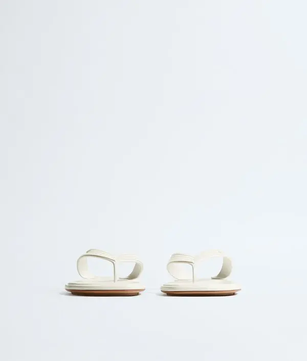 Bottega Veneta Sampieri Flat Thong - Alabaster