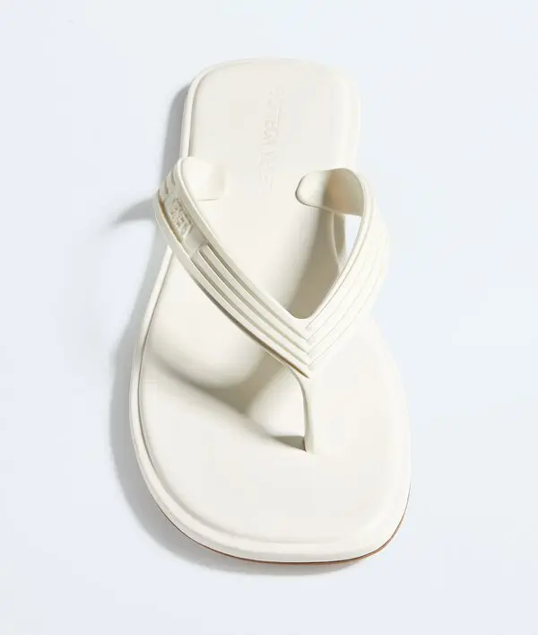 Bottega Veneta Sampieri Flat Thong - Alabaster