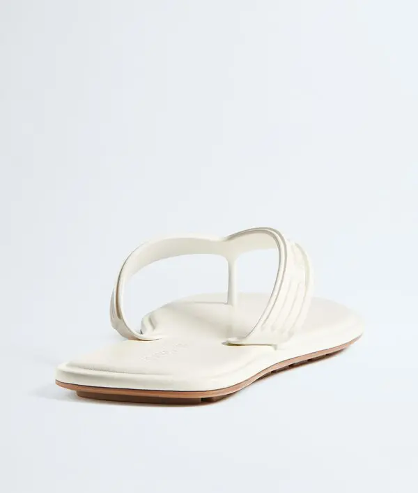 Bottega Veneta Sampieri Flat Thong - Alabaster