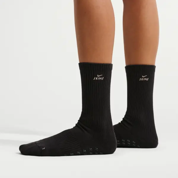 Nike Dri-fit Pilates Grip Crew Socks - Black