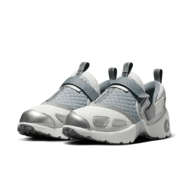 JORDAN Trunner Lx Sneakers - Grey