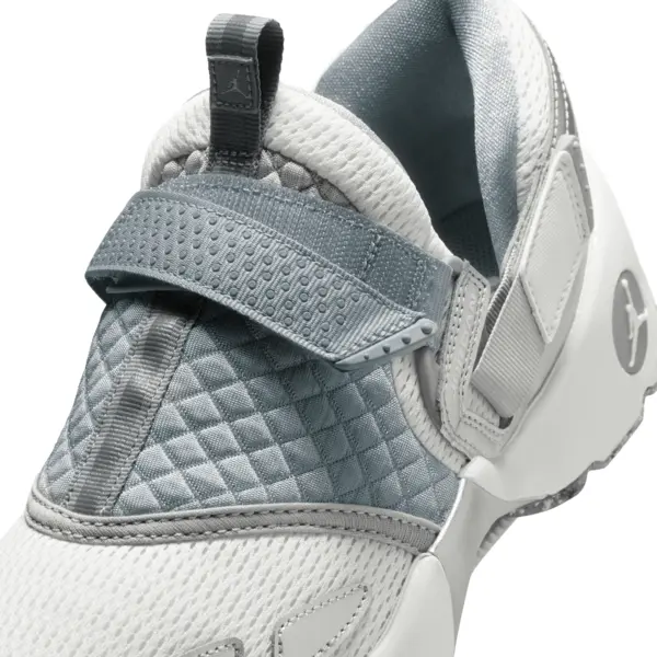 JORDAN Trunner Lx Sneakers - Grey