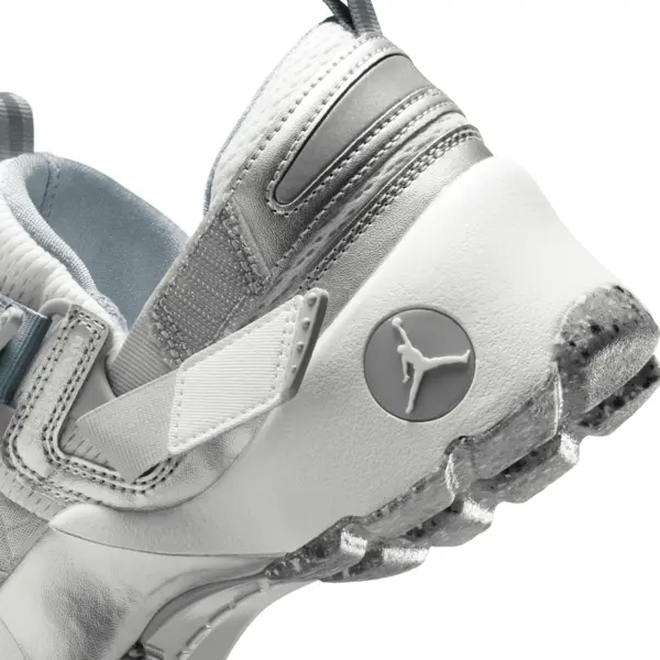 JORDAN Trunner Lx Sneakers - Grey