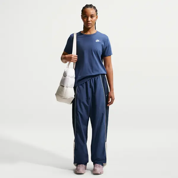 Nike Sportswear Club Essentials T-shirt - Blue