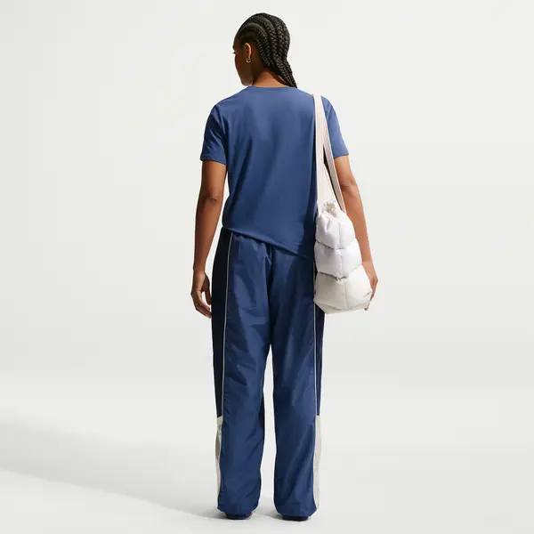 Nike Sportswear Club Essentials T-shirt - Blue