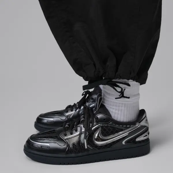 JORDAN Flight Chicago Parachute Pants - Black