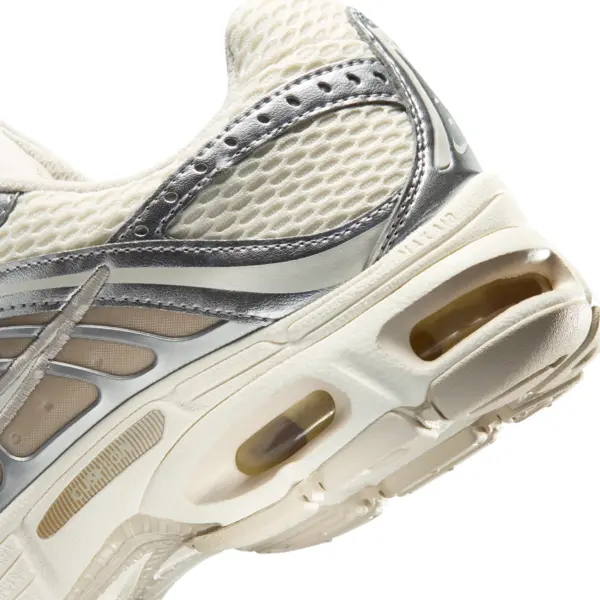 Nike Air Max Moto 2k Sneakers - Brown