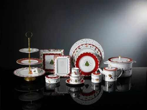 Prouna My Noel Covered Vegetable Bowl / Soup Tureen