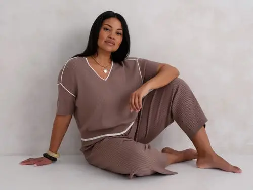 KADA The Awaken Rib V-neck - Terra