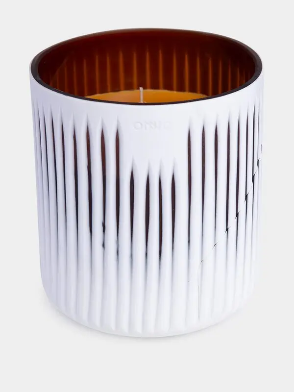 ONNO Akosua Medium Candle - White