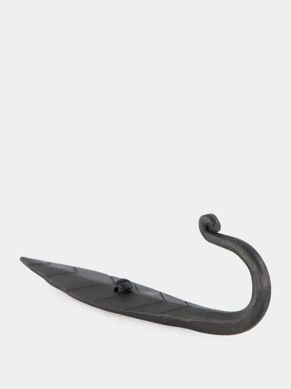 Madam Stoltz Hand-forged Leaf Iron Hook