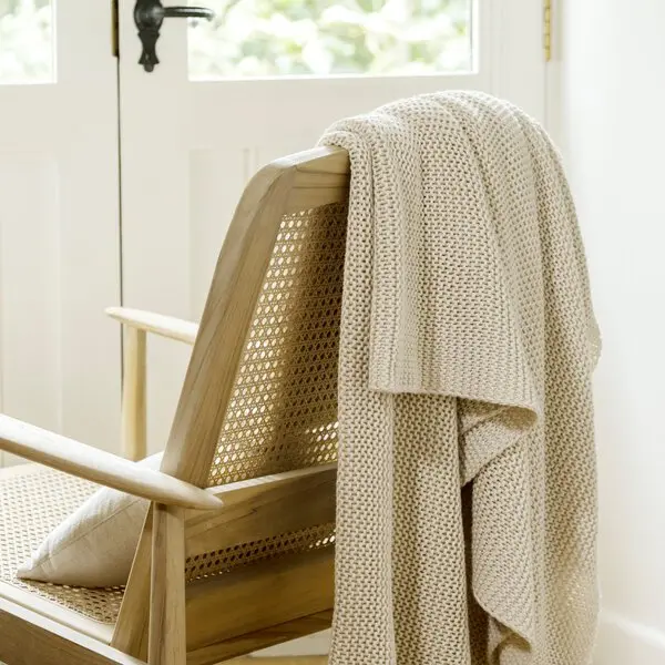 CHRISTY Oslo Chunky Knit Cotton Throw - Ecru