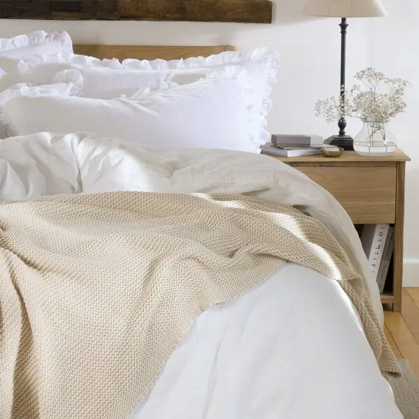 CHRISTY Oslo Chunky Knit Cotton Throw - Ecru