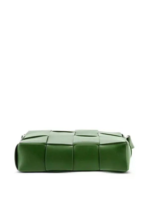 Bottega Veneta Cassette Zip Camera Maxi Intrecciato Leather Crossbody Bag - Green