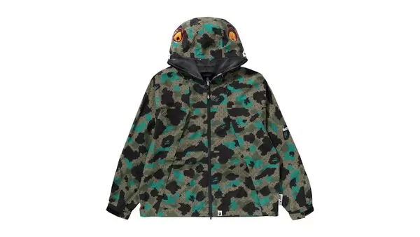 A BATHING APE Camo Shark Packable Snowboard Jacket - Green