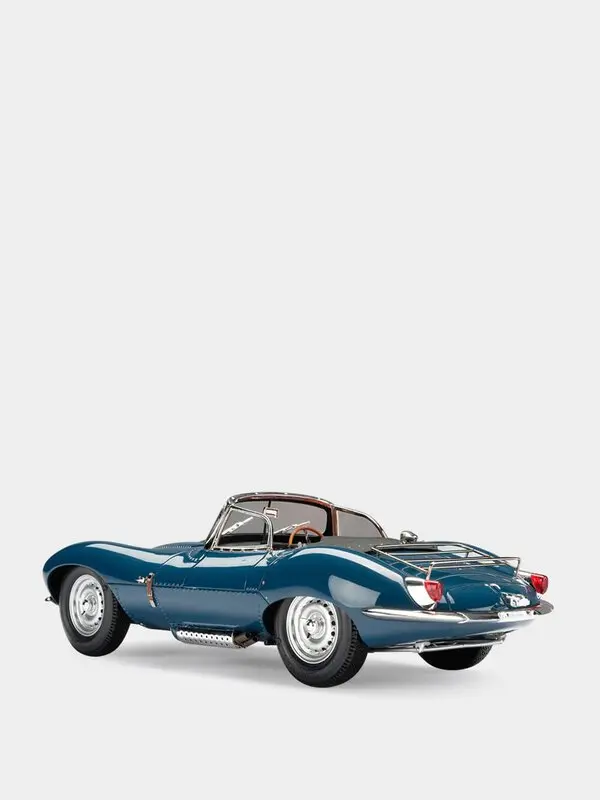 AMALGAM Jaguar Xkss Roadster Scale Model