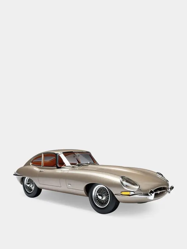 AMALGAM Jaguar E-type Coupé 1:18 Scale Model