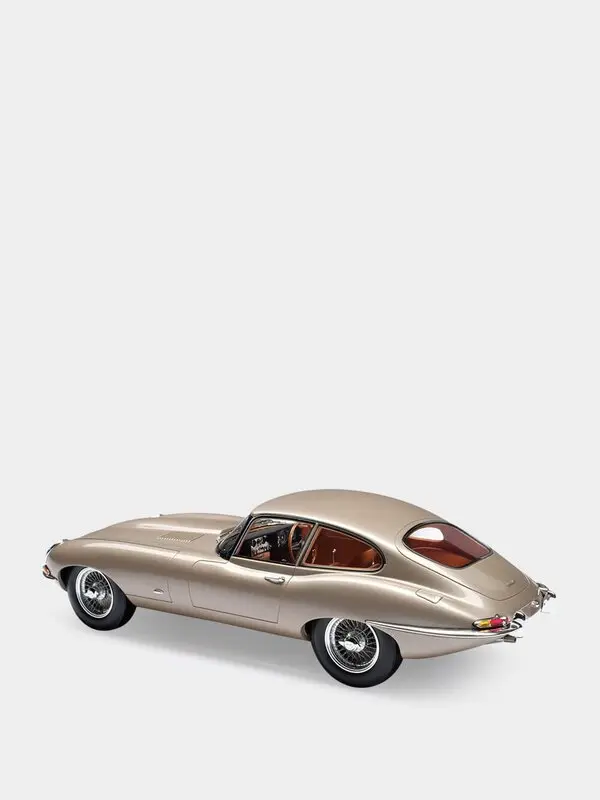 AMALGAM Jaguar E-type Coupé 1:18 Scale Model