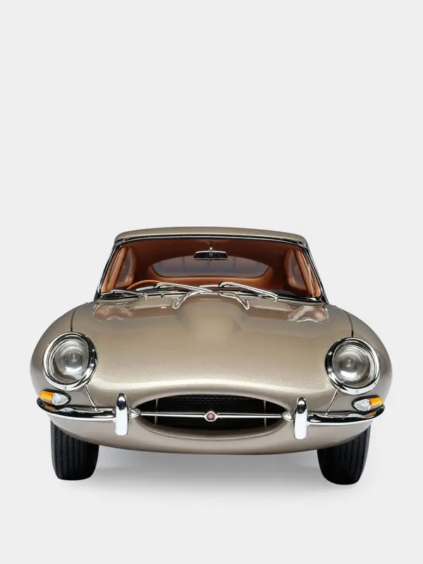 AMALGAM Jaguar E-type Coupé 1:18 Scale Model