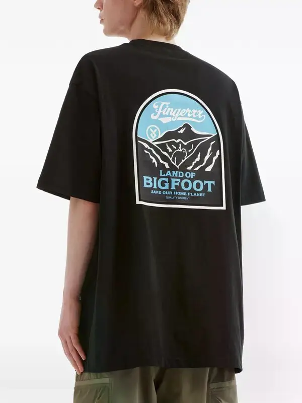 FINGERCROXX Graphic Print T-shirt - Black