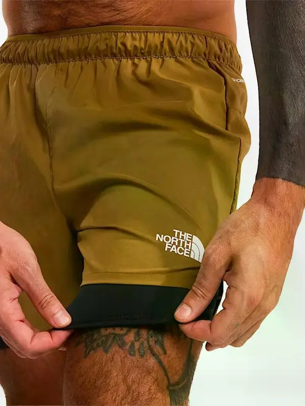 The North Face Logo Shorts - Neutrals
