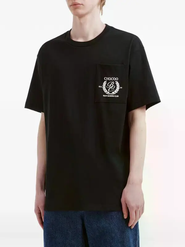 CHOCOOLATE Embroidered Patch-pocket T-shirt - Black