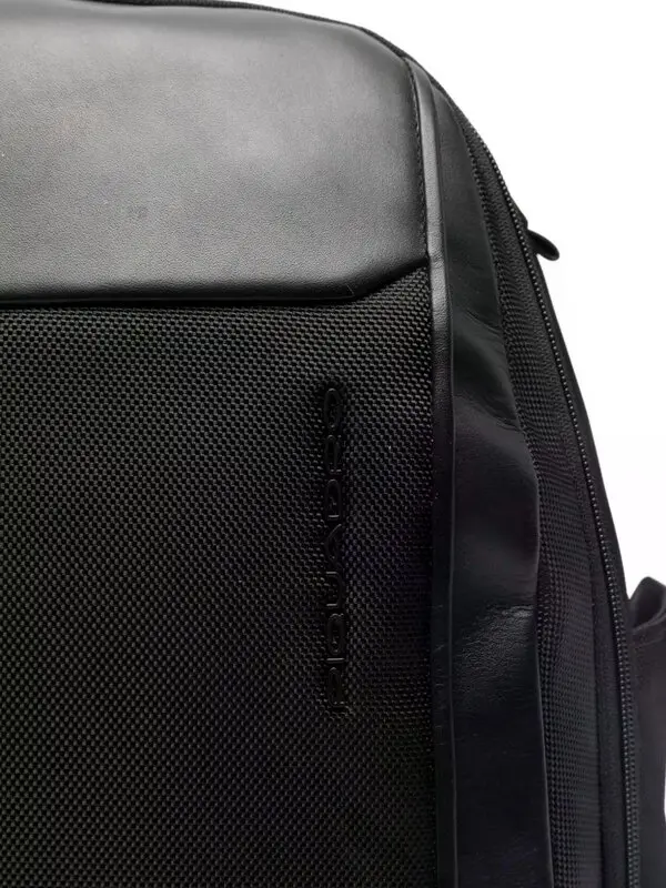 PIQUADRO Zip-up Backpack - Black