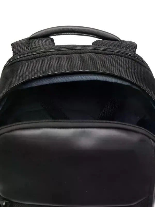 PIQUADRO Zip-up Backpack - Black