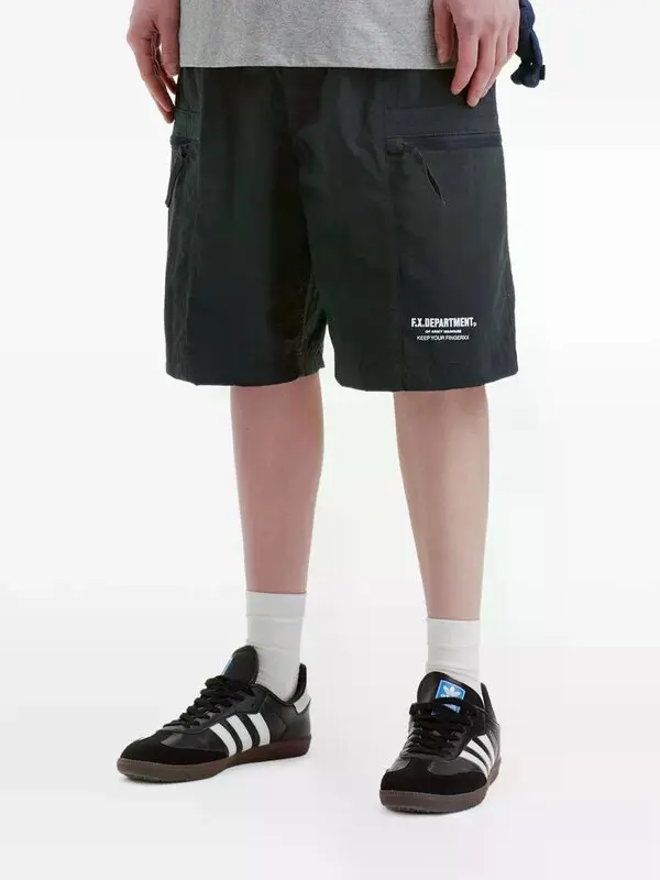 FINGERCROXX Zip Pocket Cargo Shorts