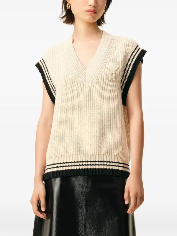 Ami De Coeur Vest - White