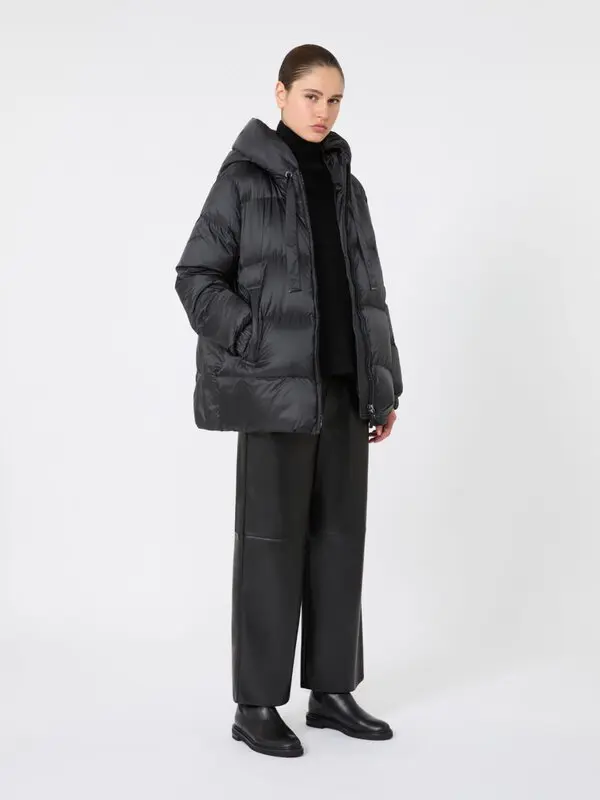 Max Mara Water-repellent Quilted Puffer Jacket - Black