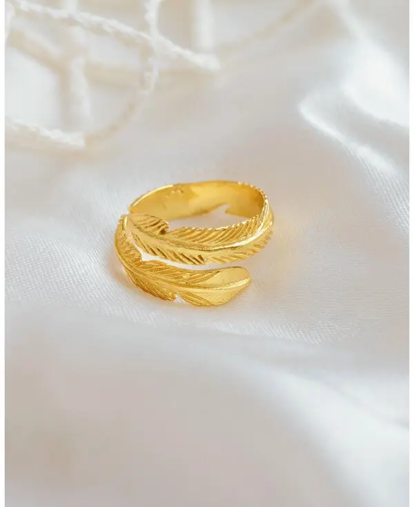 OTTOMAN HANDS Feather Motif Ring In Plated Brass