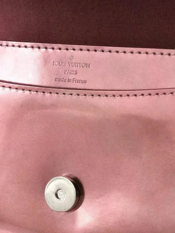 LOUIS VUITTON Chain Louise Patent Gm Clutch Bag - Pink