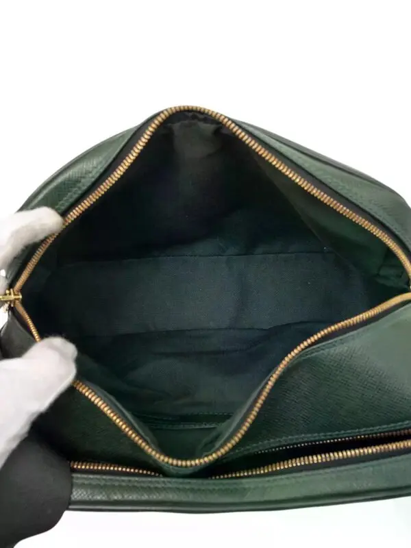 LOUIS VUITTON 2001 Taiga Reporter Pm Crossbody Bag - Green