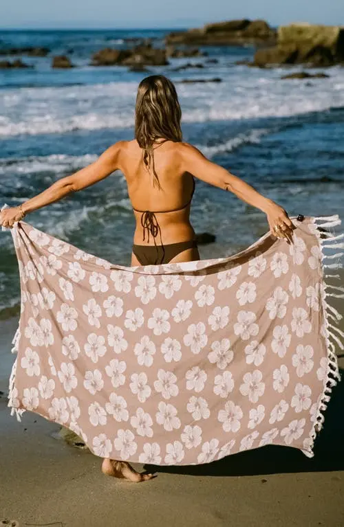 SLOWTIDE Hau Floral Turkish Towel - Fawn