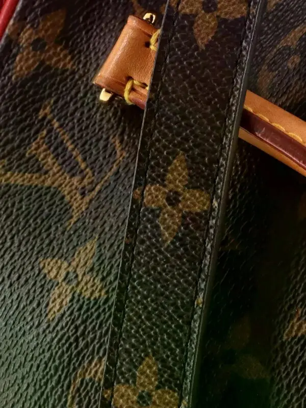 LOUIS VUITTON Pallas Tote Monogram Canvas - Brown