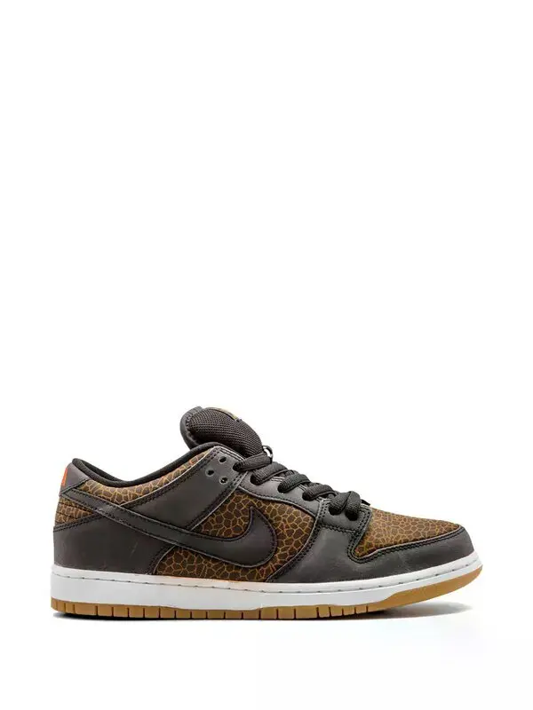 Nike Dunk Low Pro Sb Sneakers - Brown