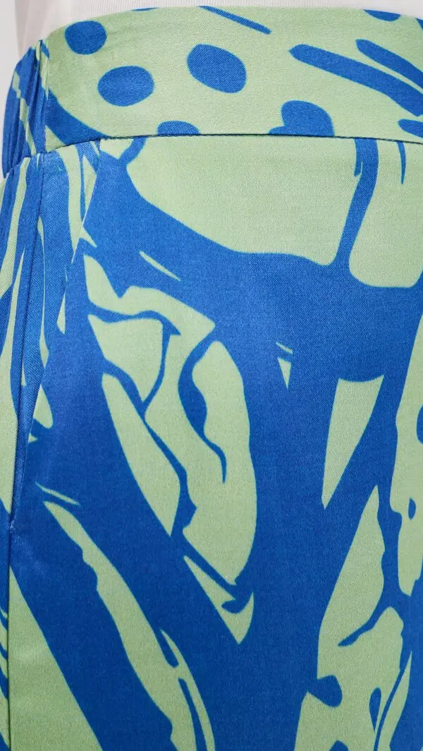 DIARRABLU Jeyna Printed Satin Shorts