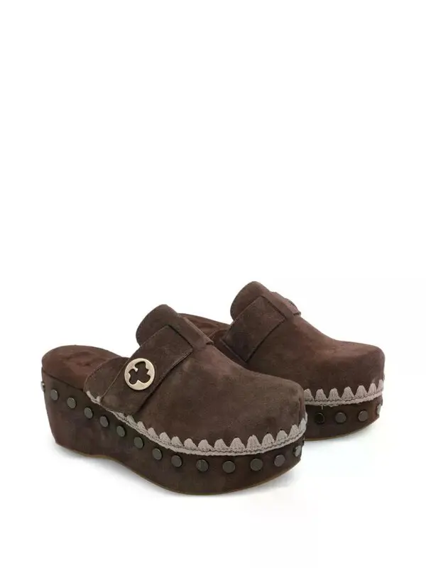 Mou Round-toe Studded Clogs