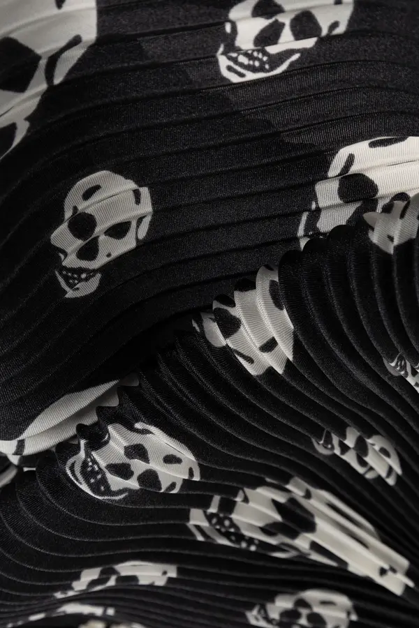 Alexander McQueen Pleated Scarf