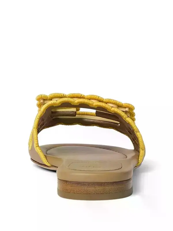 Fendi Baguette Leather Sandals - Neutrals