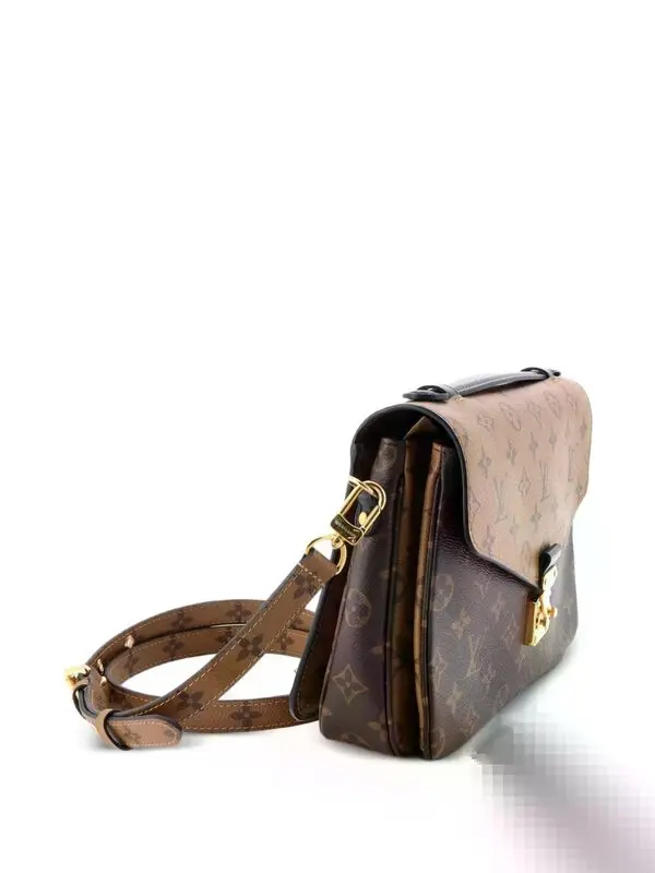 LOUIS VUITTON Pochette Metis Monogram Canvas