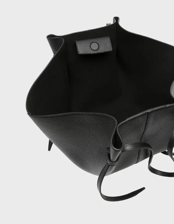 Yuzefi Xl Mochi Leather Bag - Black