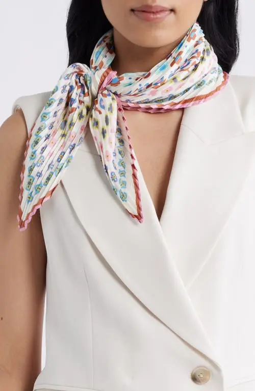 Echo Clover Pleated Diamond Scarf - White Multi