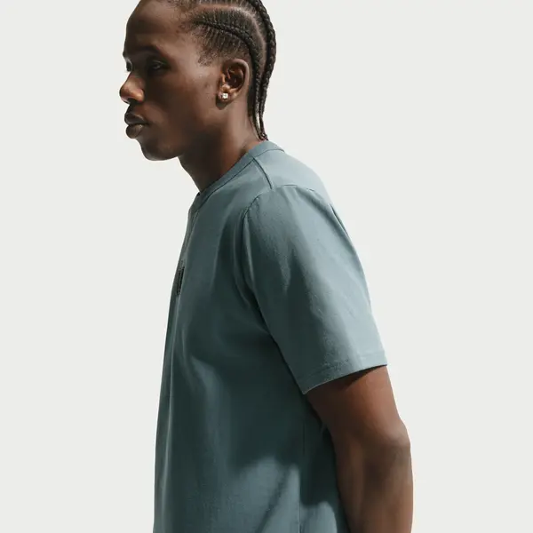 Nike Sportswear Premium Essentials T-shirt