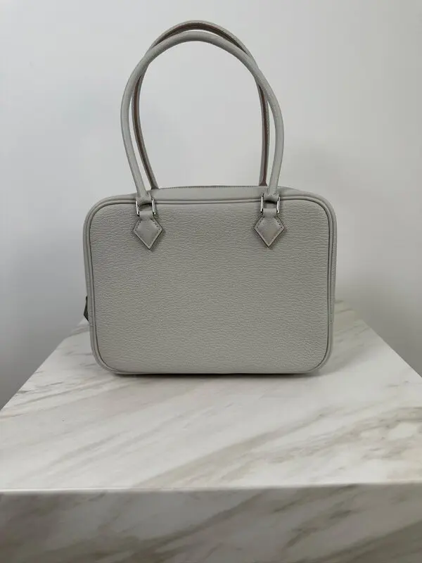 Hermès Plume Chevre Gris Perle - Grey
